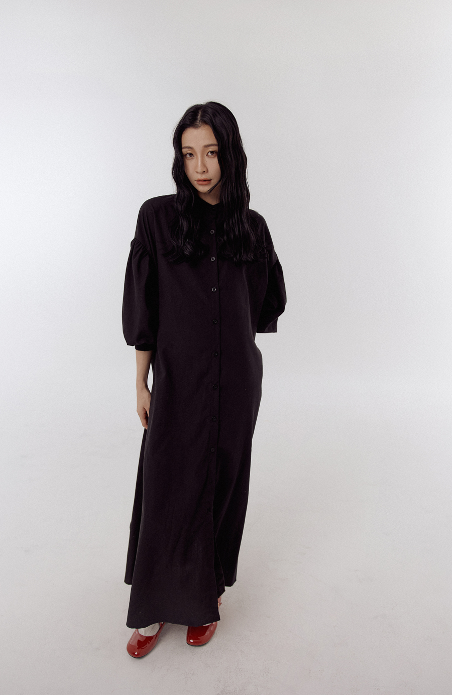 必收蓬袖長洋裝 黑色 | Mosdress